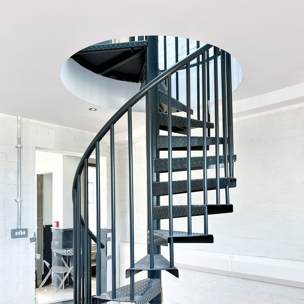 Metal Spiral Staircase Traditional Wrought Iron Stairs Powder Coated